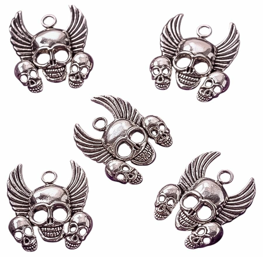 Декоративная подвеска "Три черепа и крылья", набор подвесных металлических заготовок для творчества и рукоделия с петелькой, в комплекте 5 шт, 3.3х2.6х0.2 см