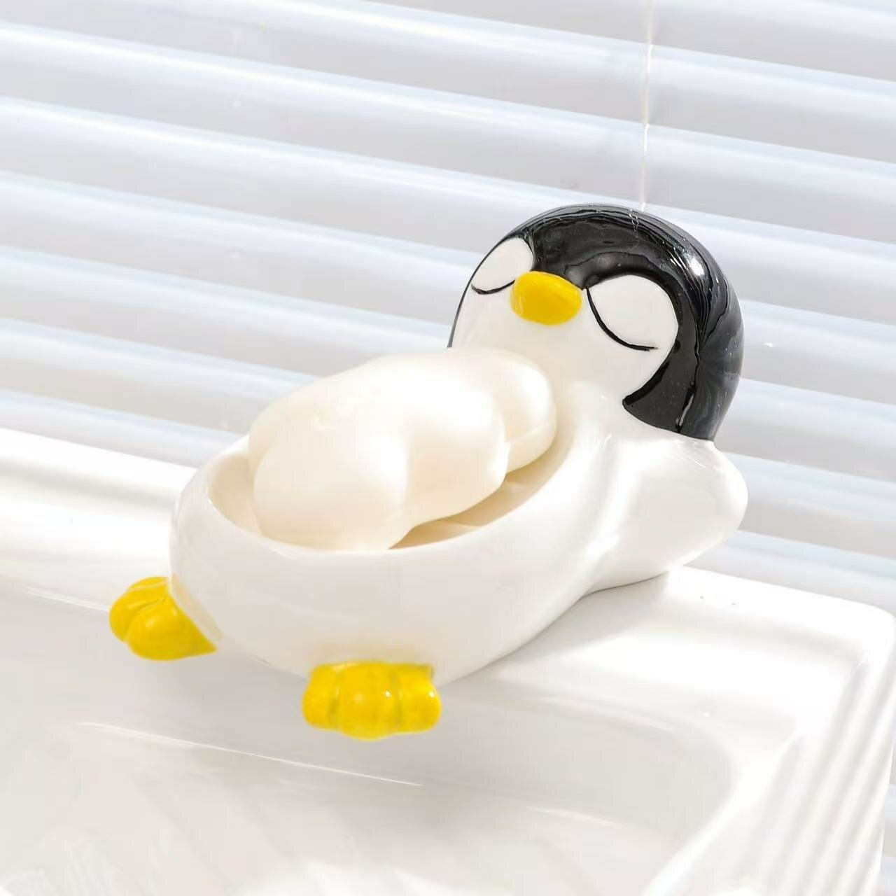 Мыльница-решётка "Bathroomutensil", керамика, чёрная с белым