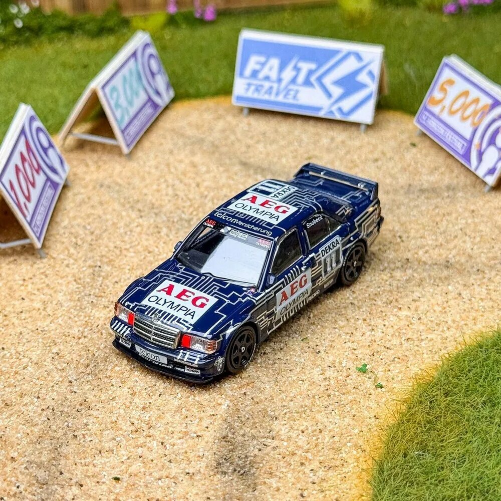 Машинка Tarmac Works TW 1:64 Mercedes-Benz 190E AEG