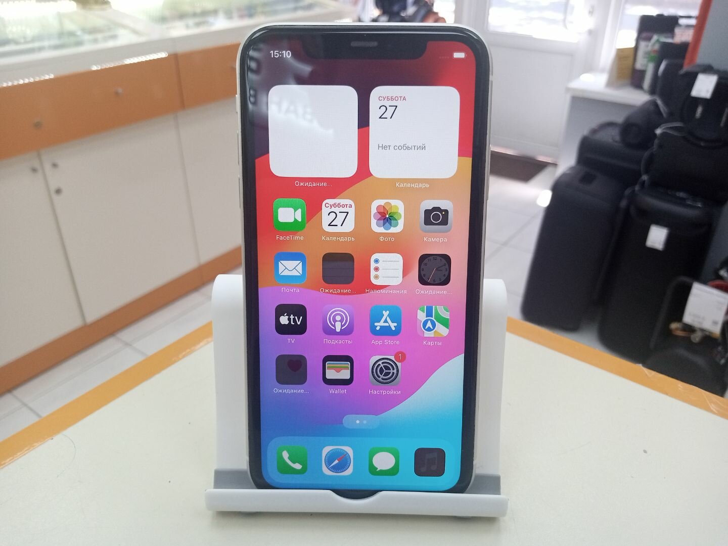 Смартфон Apple iPhone 11 64 ГБ, Dual: nano SIM + eSIM, белый,Б\У,Уценка