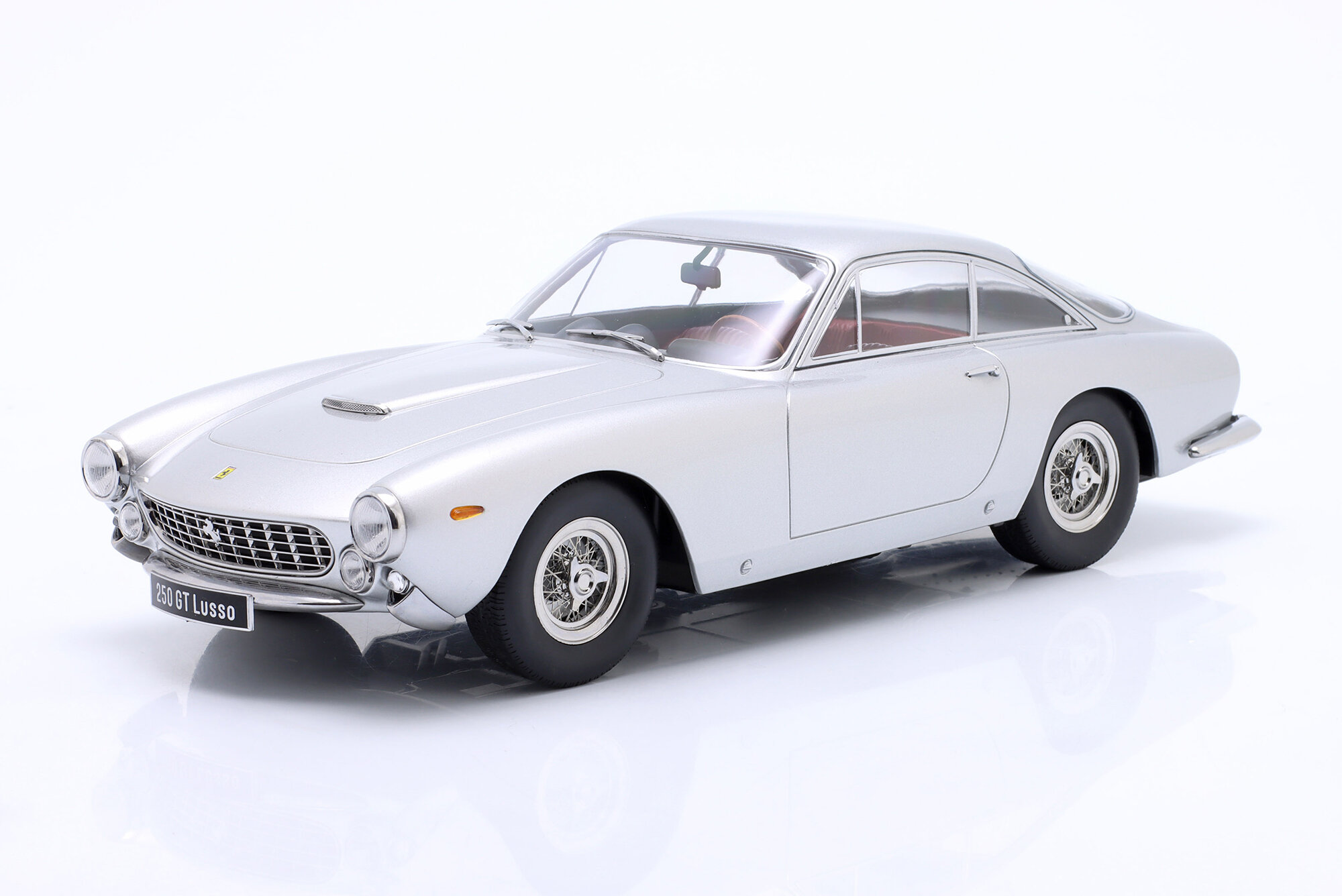 Модель коллекционная KK-SCALE Ferrari 250 gt lusso 1962 silver