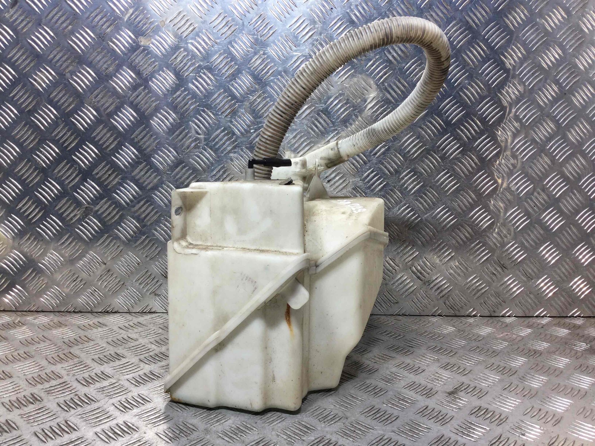 Б/У Бачок омывателя Land Rover Range Rover 3 поколение (2002-2005) 2004 г.