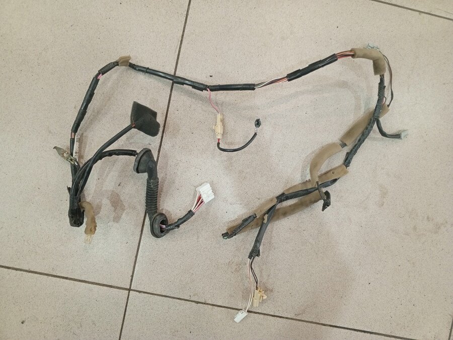 Проводка двери багажника от Mazda 3 bk 2003-2009