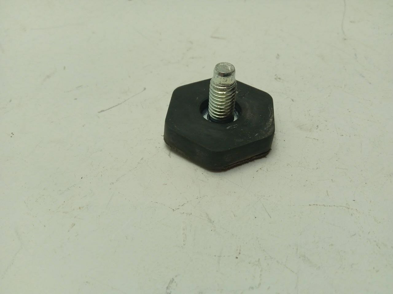 VMUF 501 B кт4 Ножка для стиральной машины Indesit, Ariston C00296866 б/у
