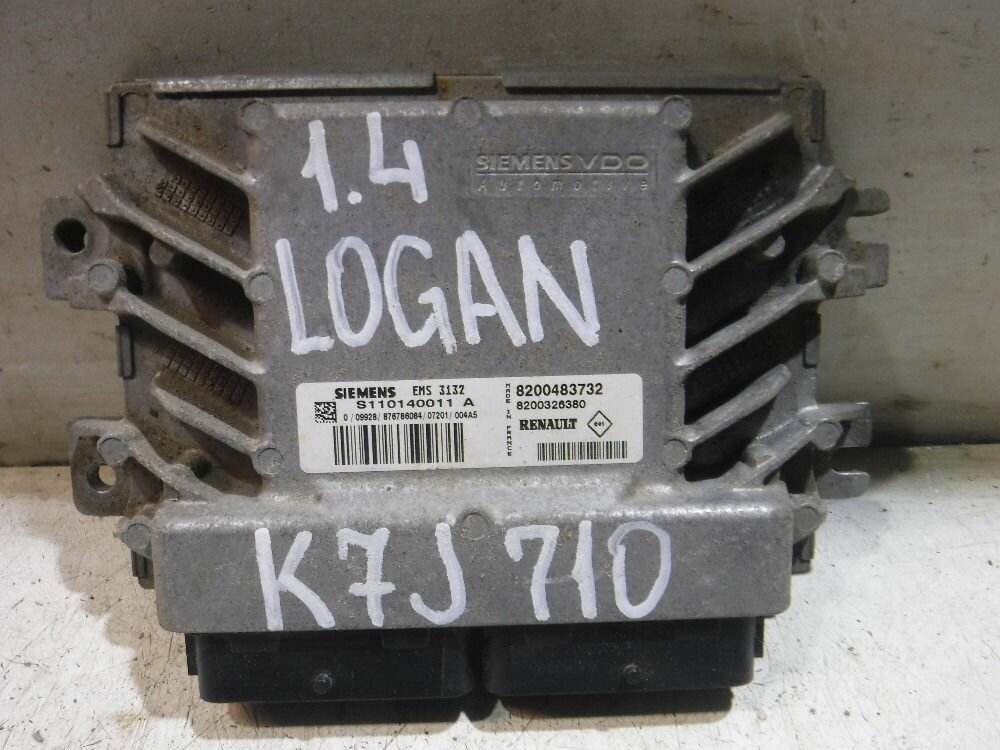 Блок управления двигателем Renault Logan I 8200483732