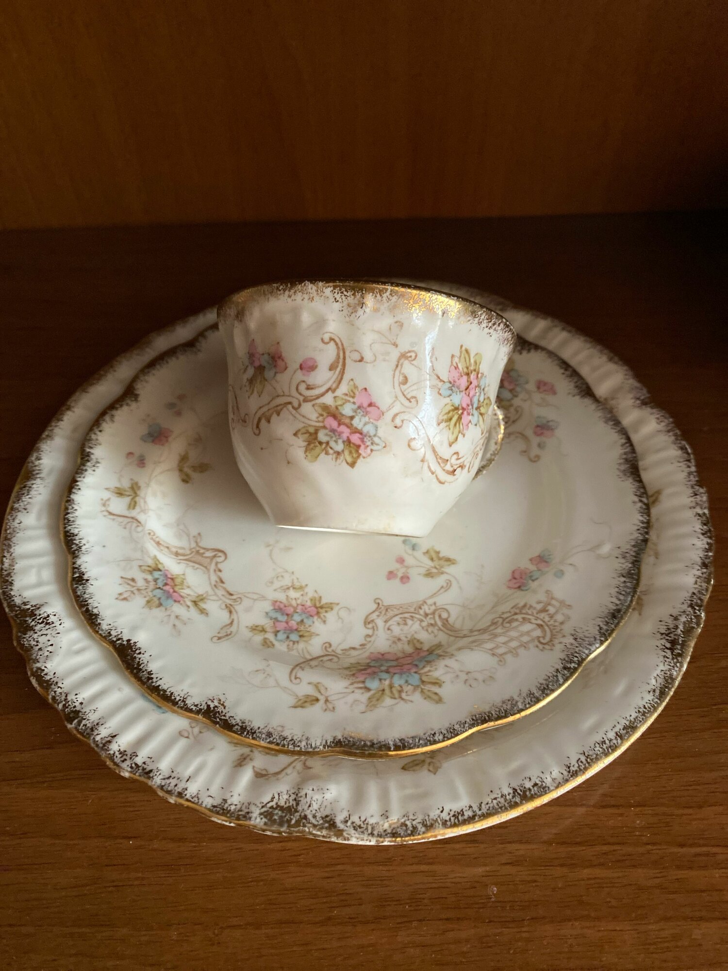 Тортовница, чашка и десертная тарелка антикварные Англия