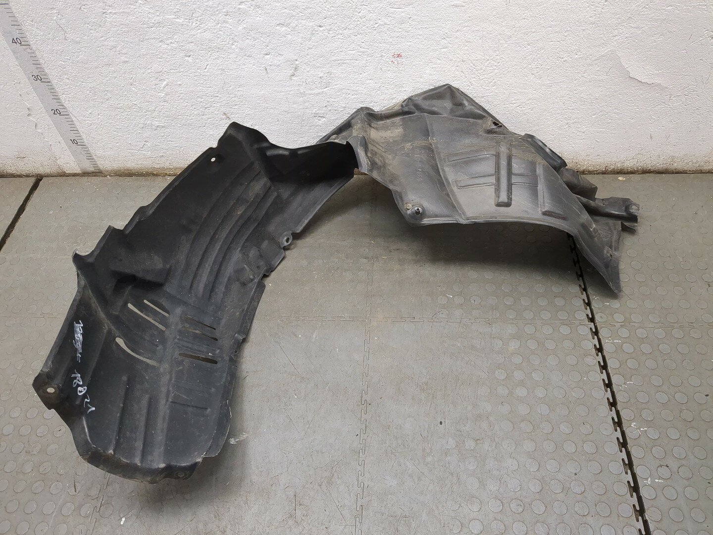 Защита арок (подкрылок) правая передняя Toyota Venza Б/У