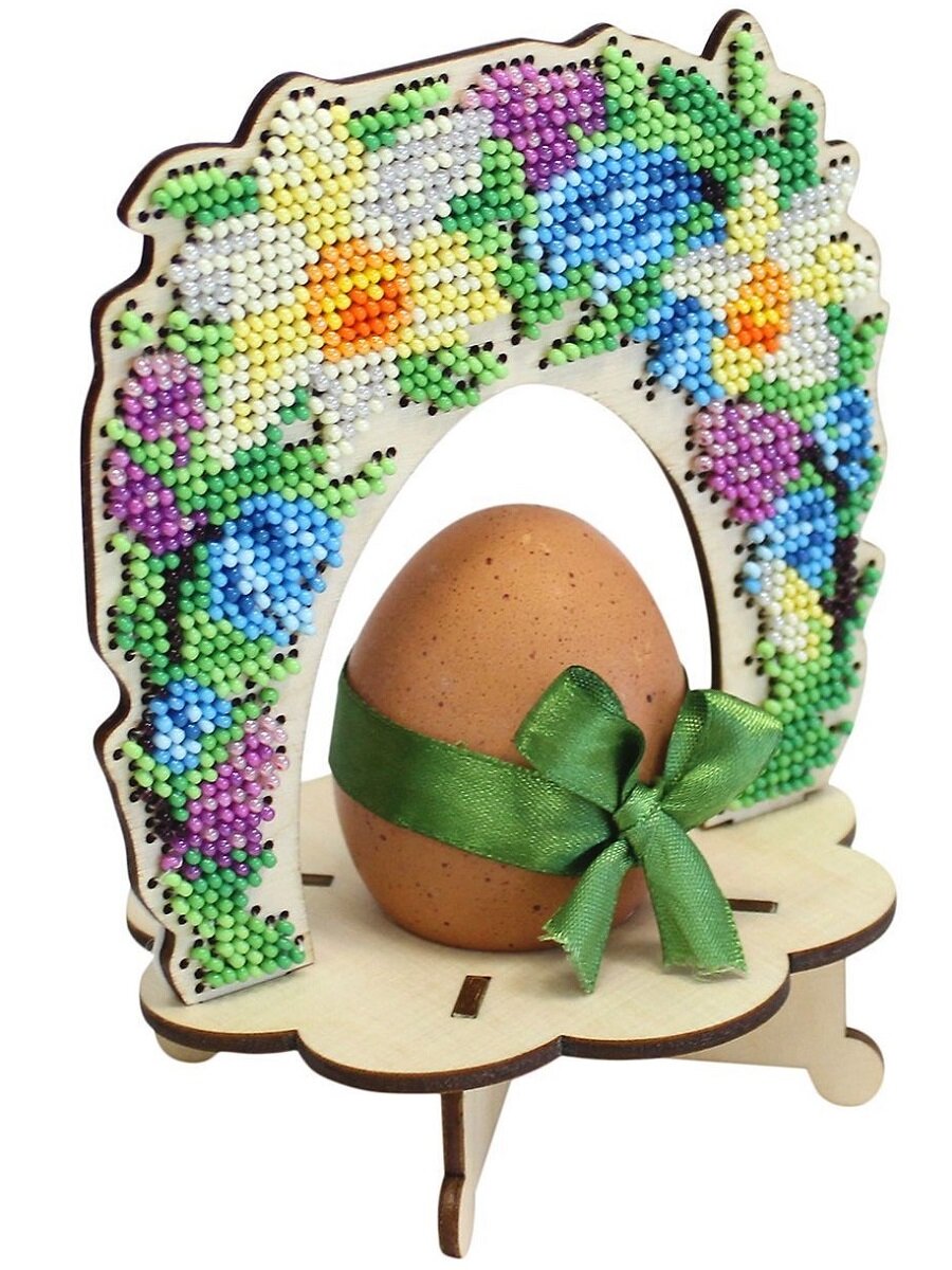 Набор для вышивания бисером на деревянной основе МП Студия "Подставка под яйцо. Цветочная арка" 14*12*9 см