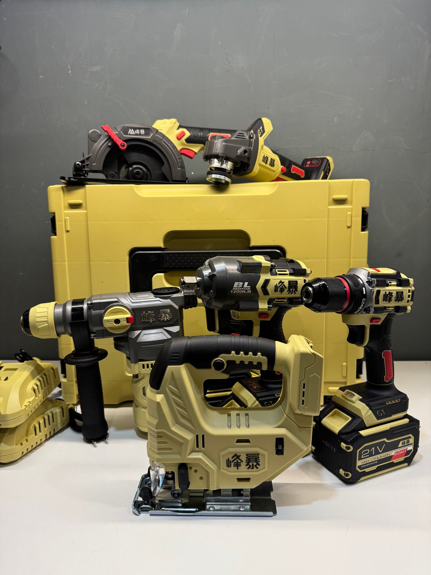 Feng Bao 6 в 1 набор электроинструмента, обновленный, перфоратор FB8030, лобзик FB-8155, 4 акб, зарядка, кейс