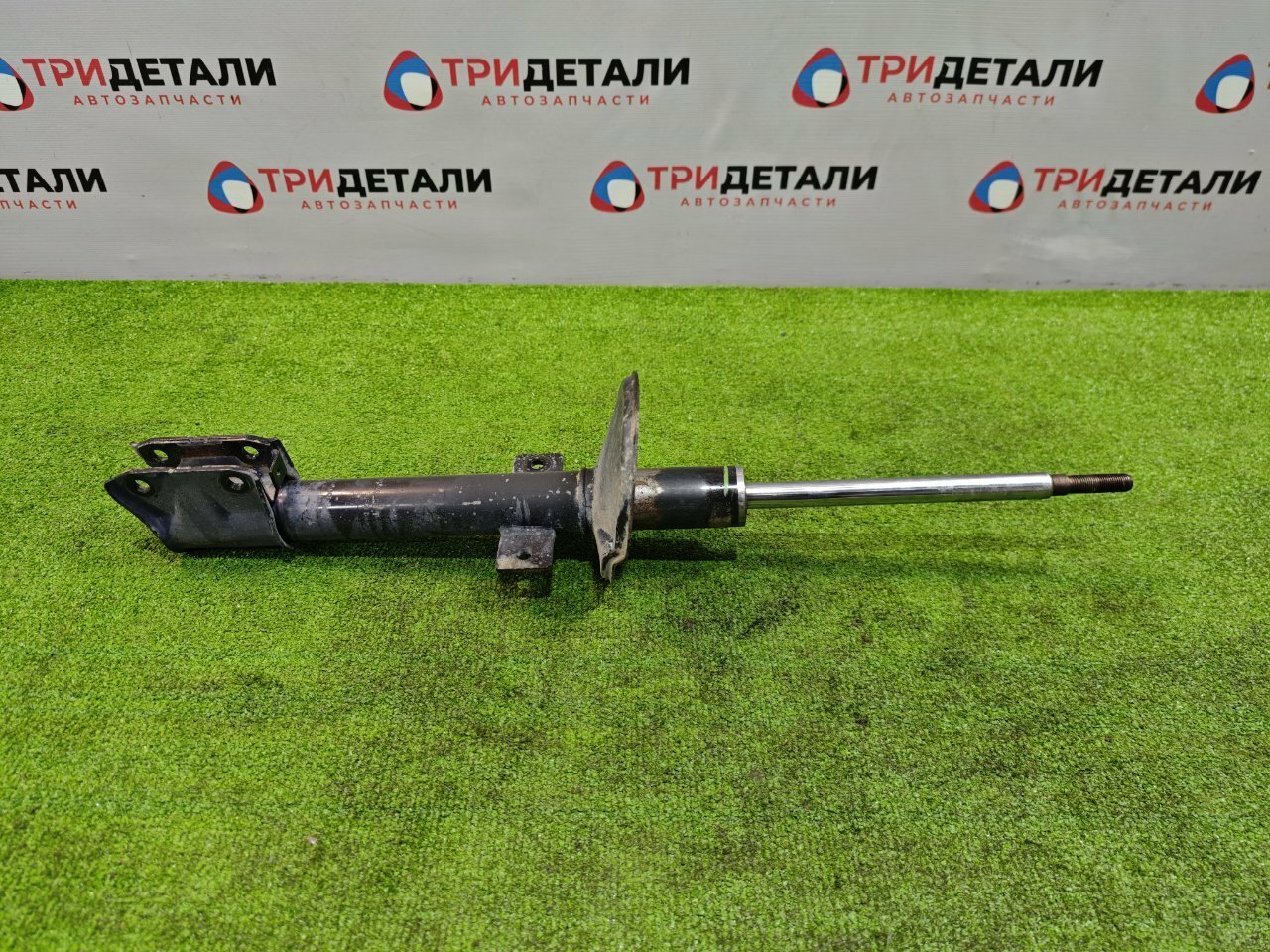 Амортизатор подвески Renault Duster 1.6 H4MD430 2017 задн. (б/у)