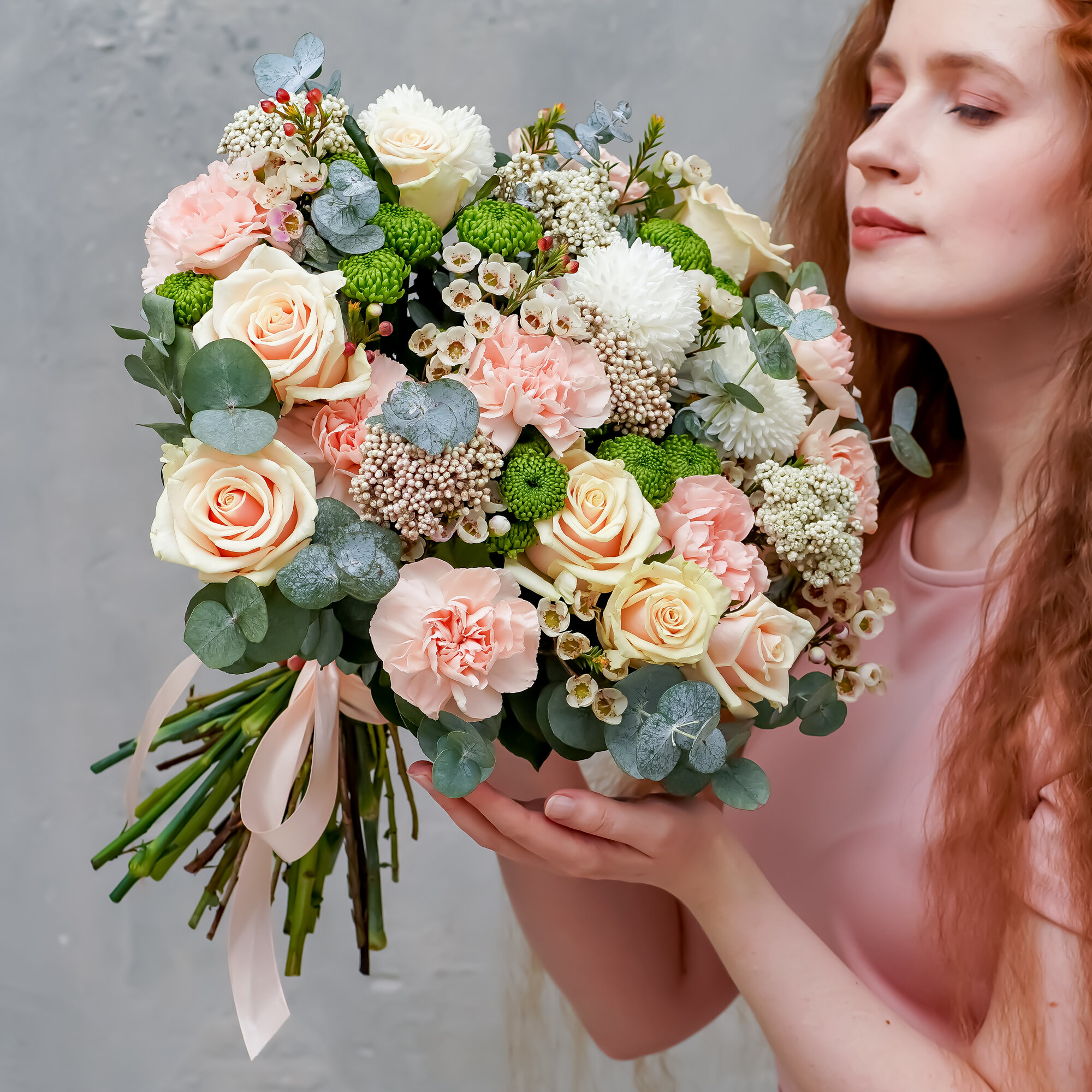 Букет живых цветов Flor-Pro Flowers из роз, гвоздик и хризантем "Персея"