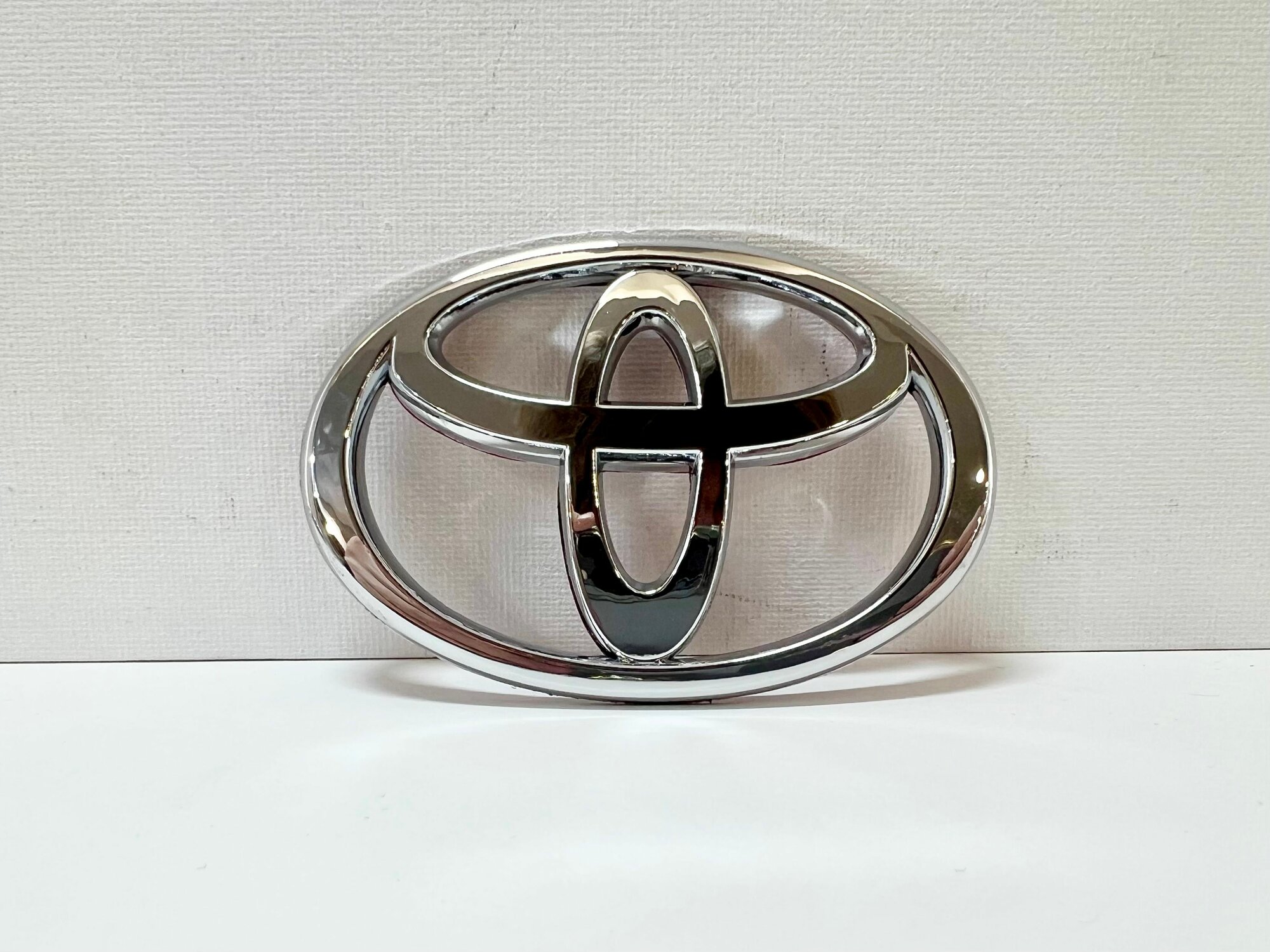 Логотип (шильдик, надпись, эмблема) "Toyota" 8.8 см, арт: 9397-К