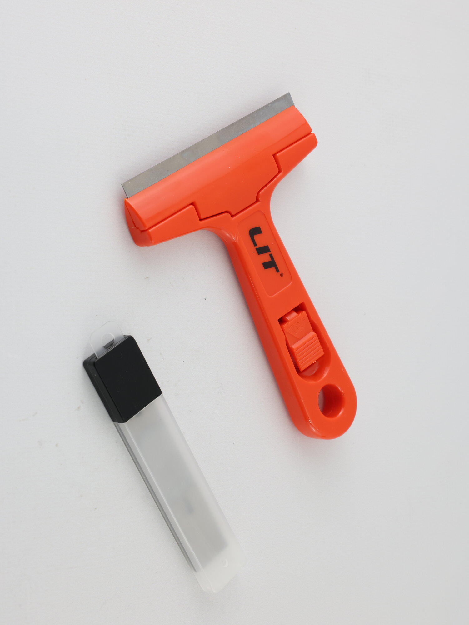 Скребок строительный LIT, с пластик. рукояткой, c 5-ю сменными лезвиями