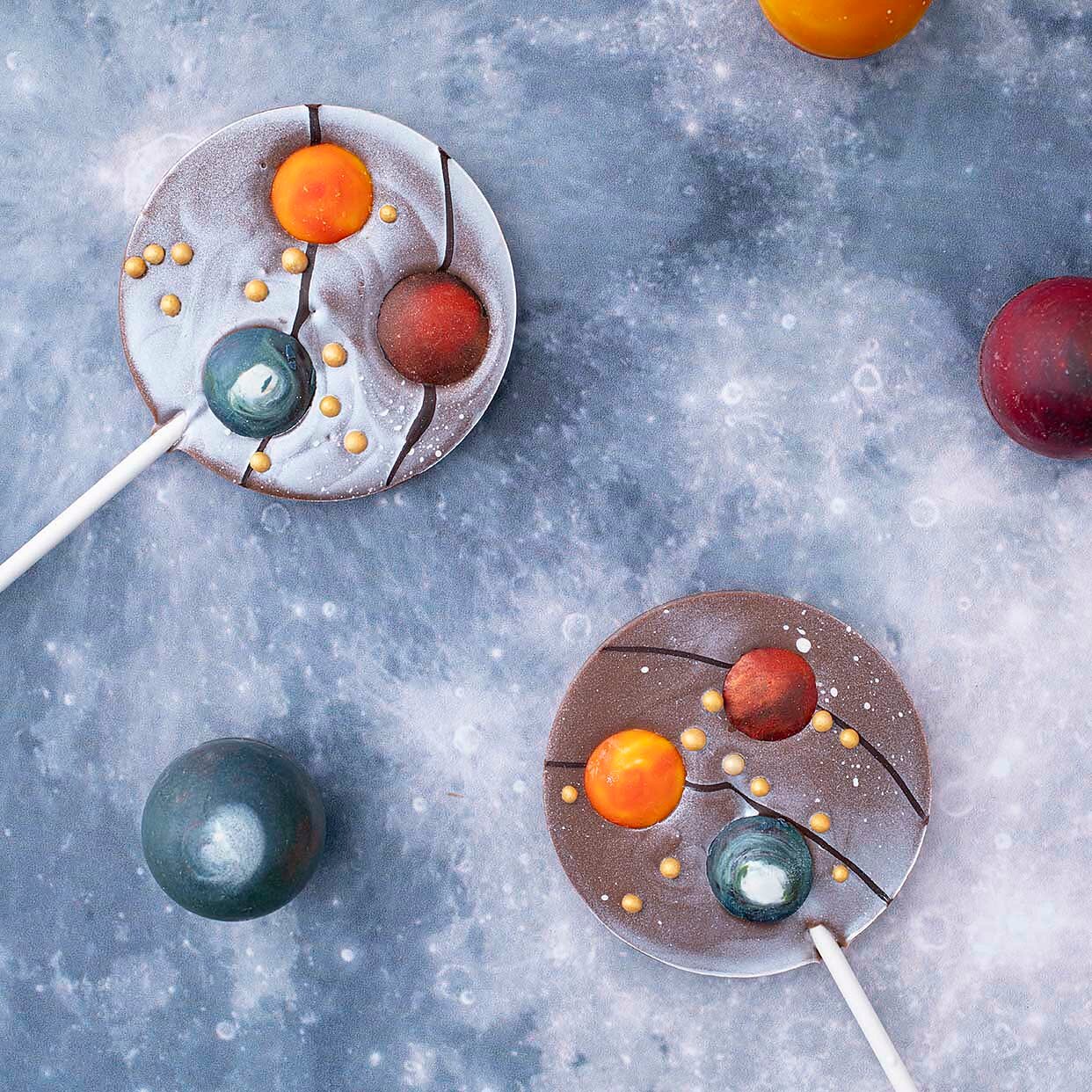 Шоколадный медиант на палочке космос молочный шоколад, FRENCH KISS