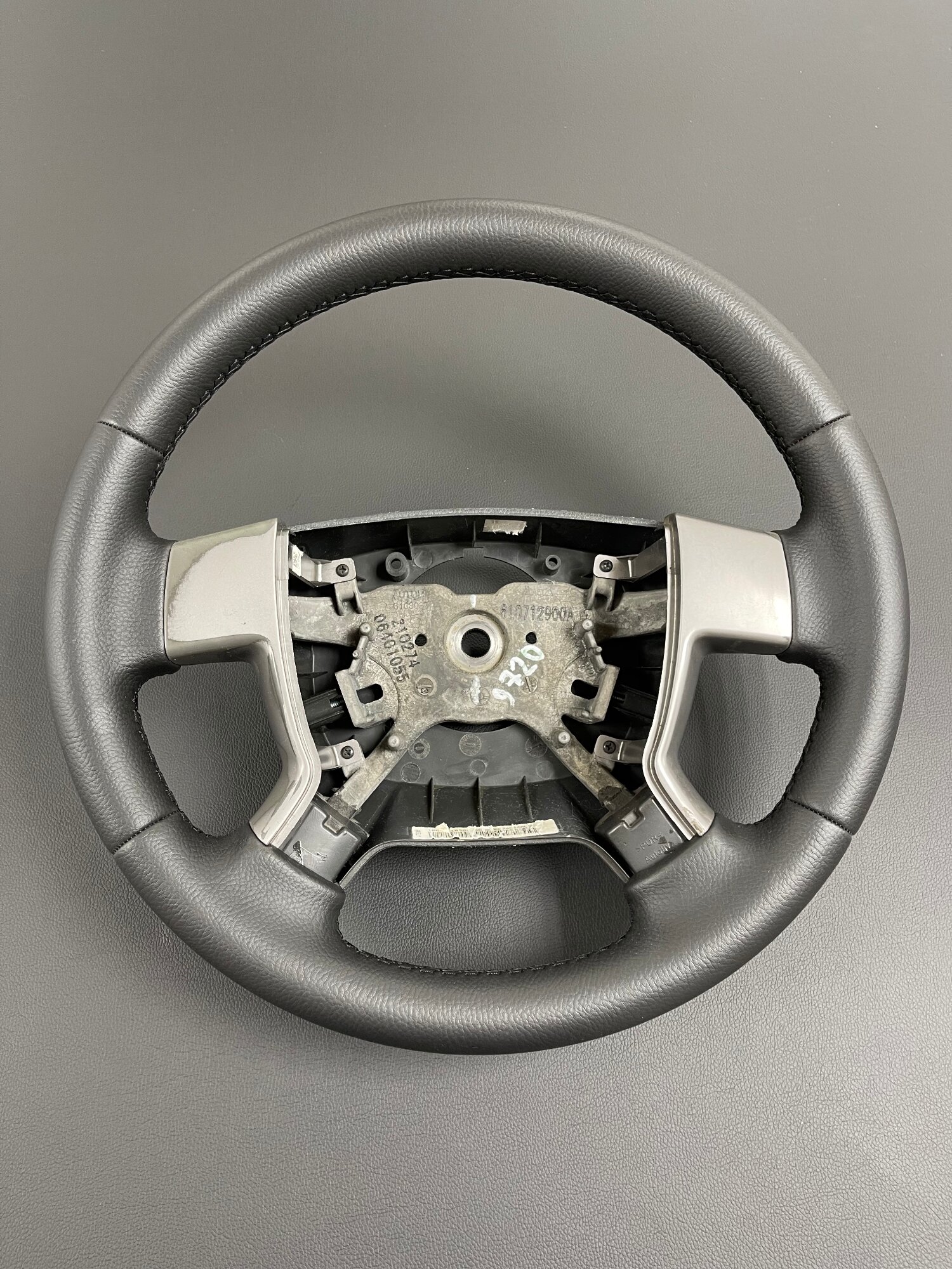 Руль Geely Emgrand EC7 Б/У после перетяжки.