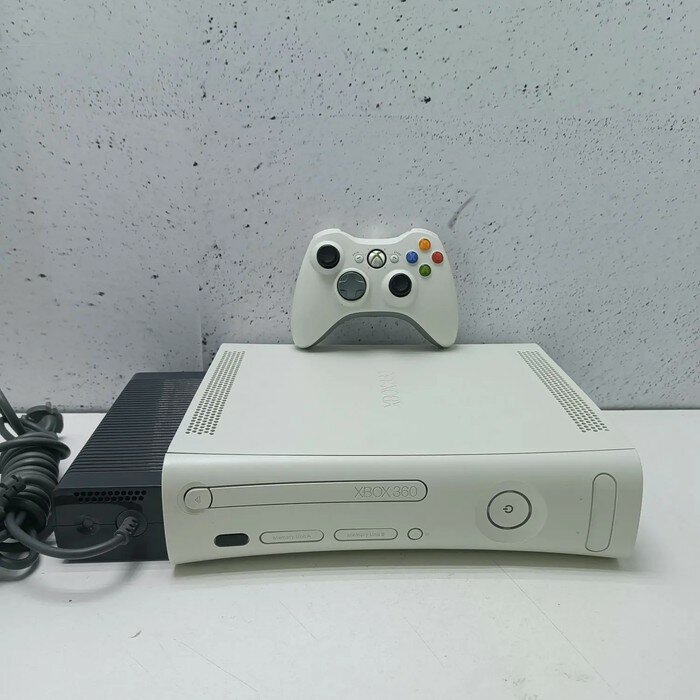 Игровая приставка Microsoft Xbox 360