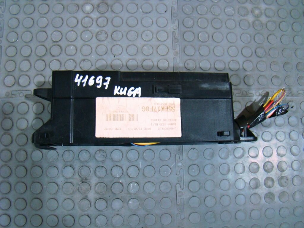 Блок предохранителей Ford Kuga 2012-2019 CV6T14014RCG (с пробегом)