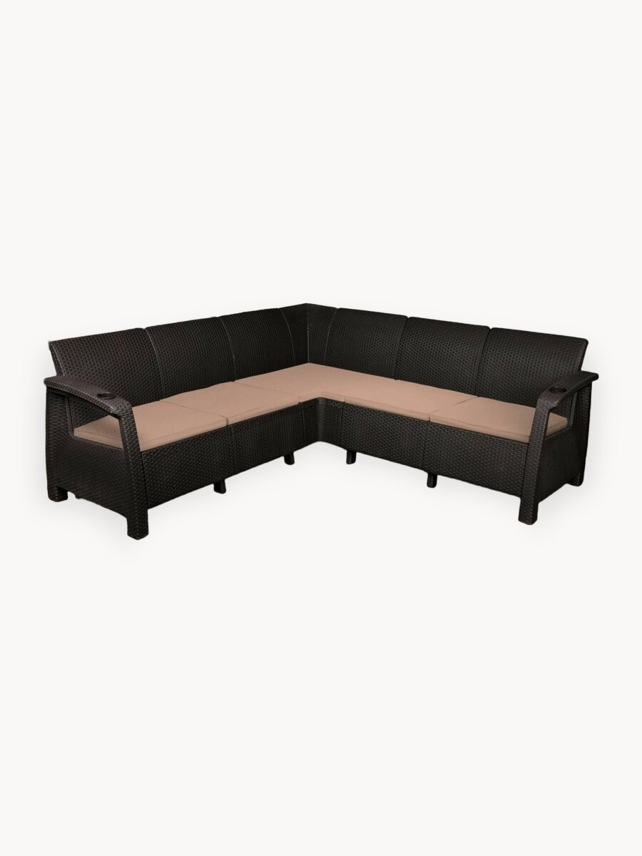 Диван угловой под Ротанг коричневый, c бежевыми подушками и подстаканниками без стола