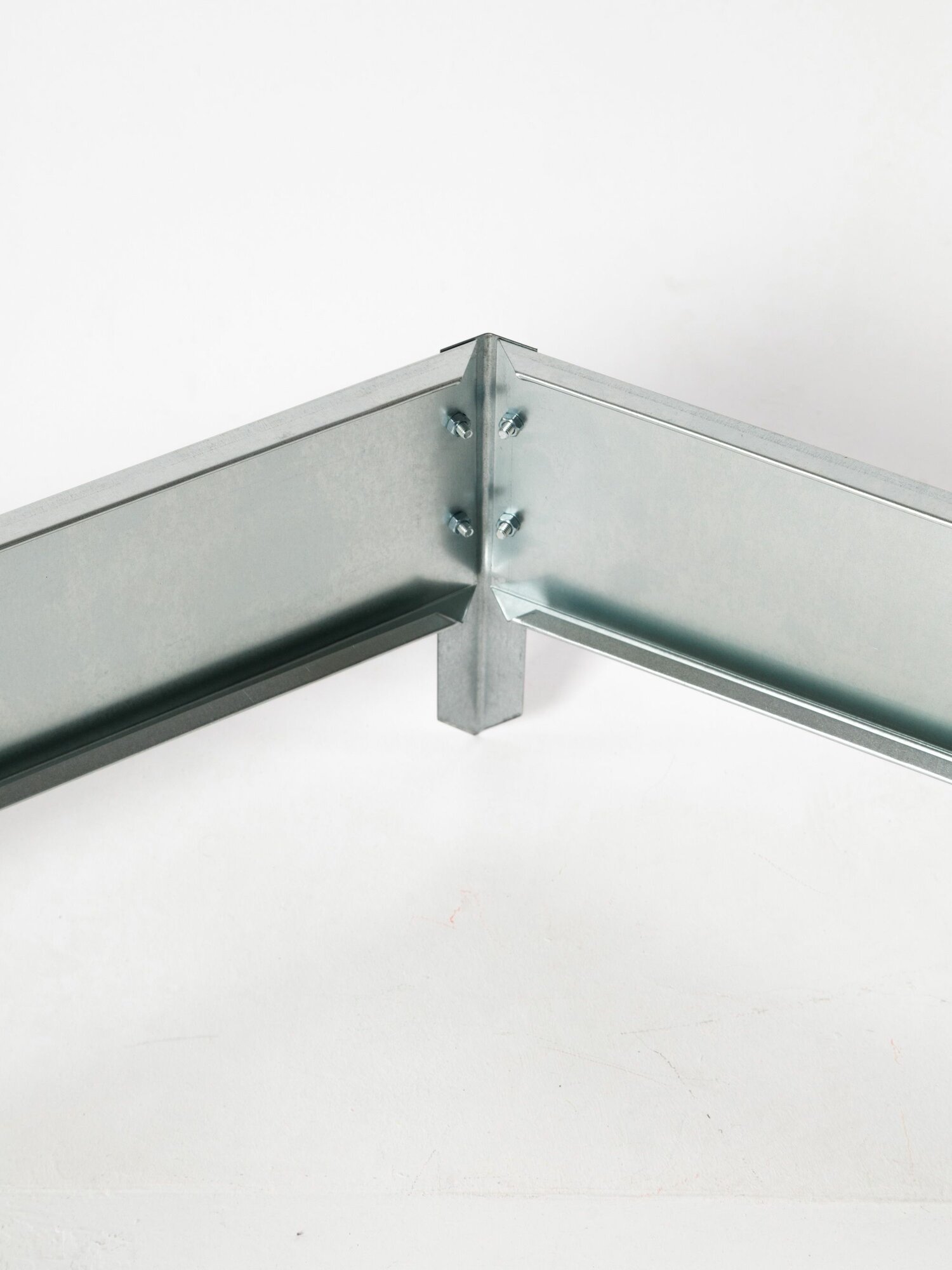 Клумба садовая оцинкованная, Диаметр клумбы 60 см. Цвет без окрашивания