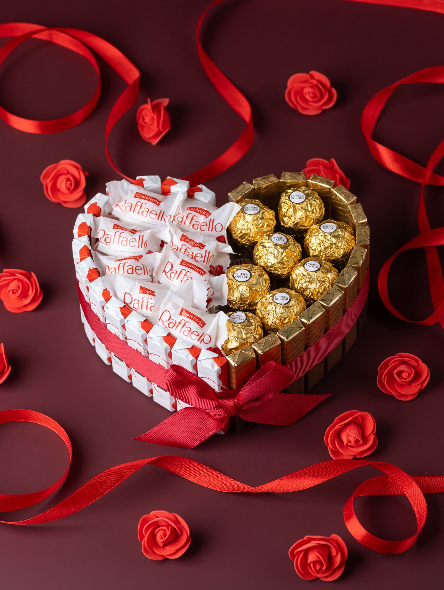 Набор сердце Ferrero + Raffaello - это изысканный и романтичный подарок