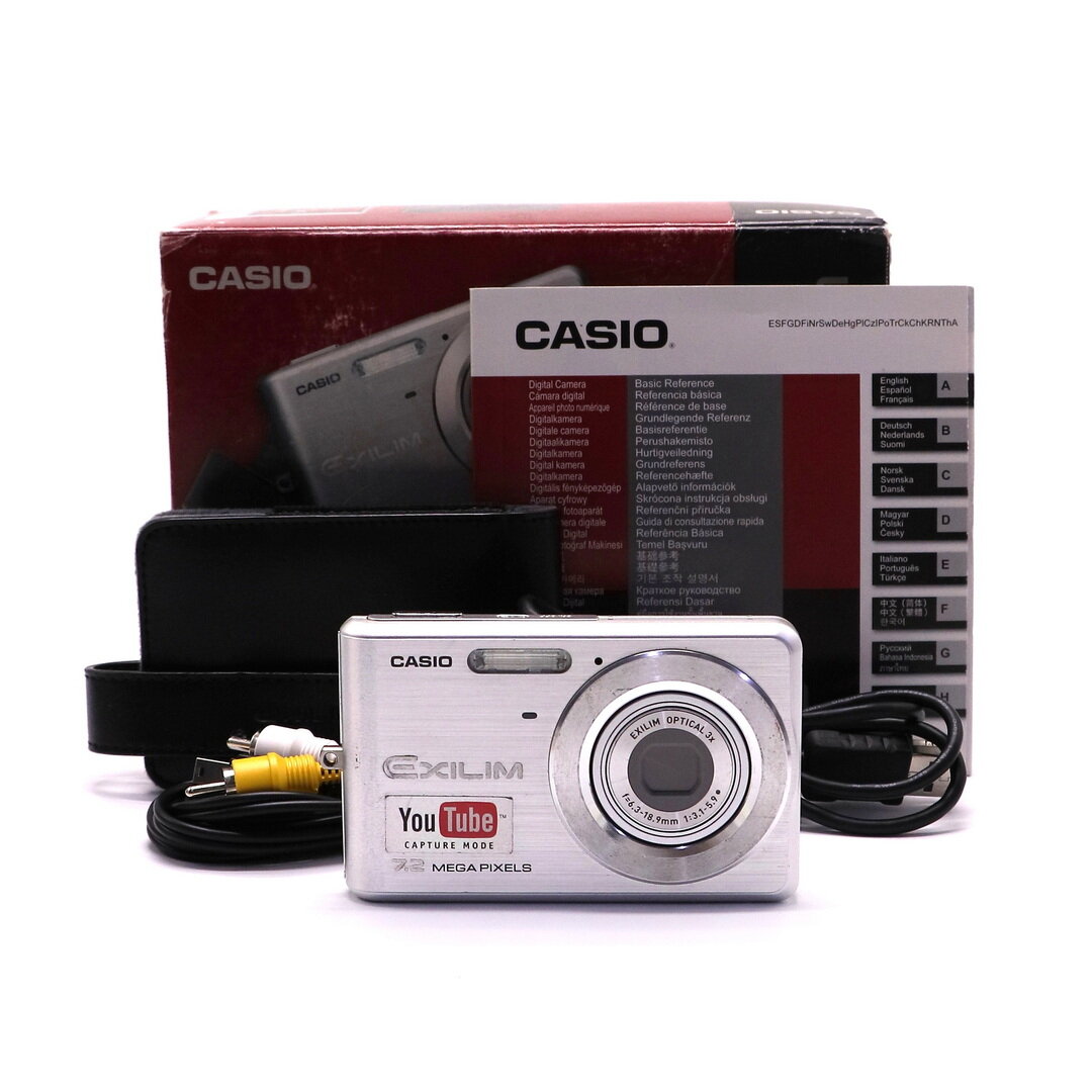 Цифровая камера Casio Exilim EX-Z15 в упаковке