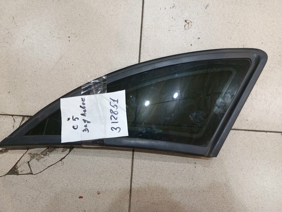 Стекло кузовное глухое левое от Citroen C5 X40 2001-2008