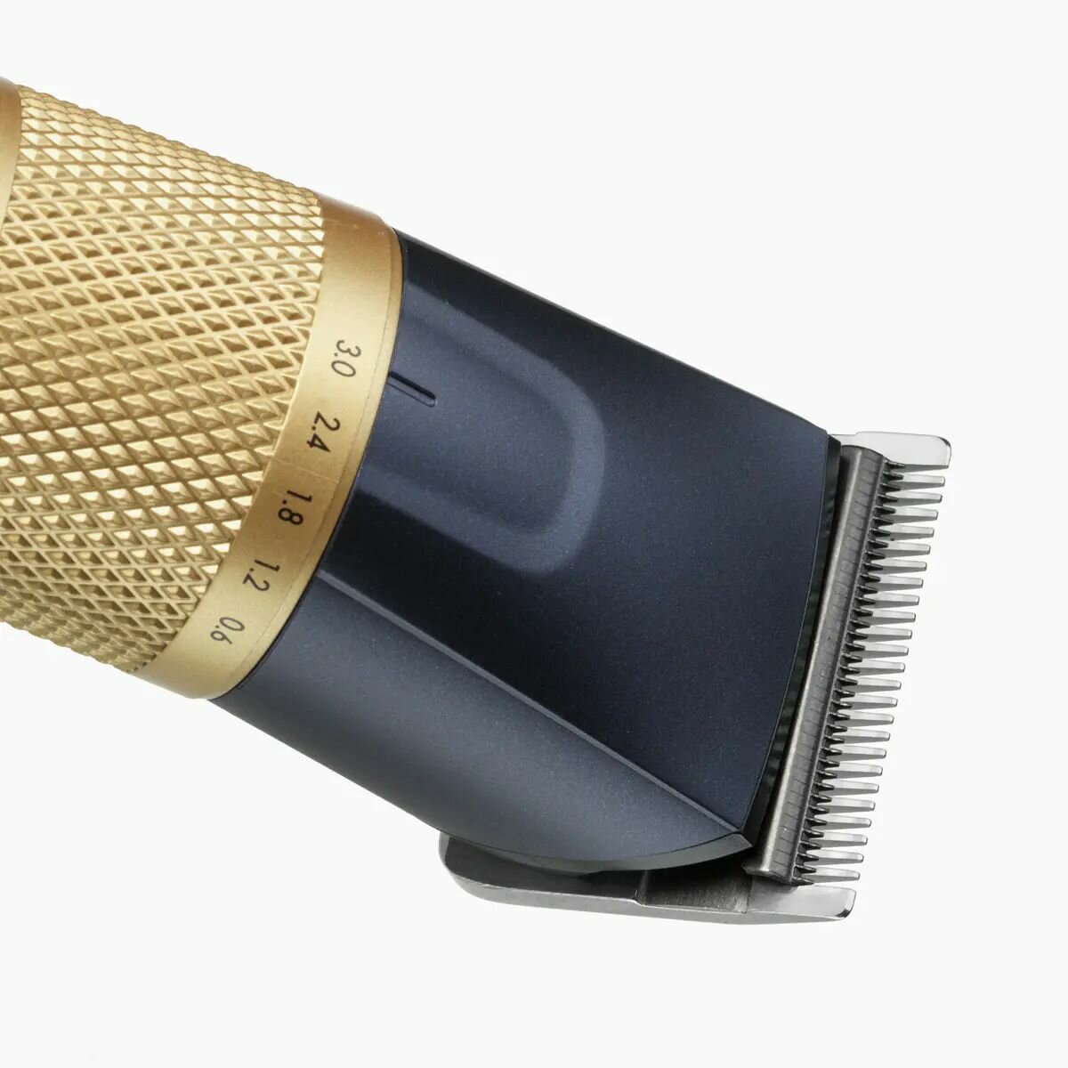 Машинка для стрижки BaByliss E986E, Li Ion, 160 мин работы, лезвия карбон титан, 8 насадок, 0,6 28 мм — фото 1