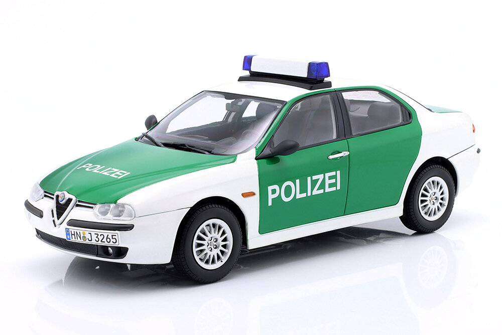 Модель коллекционная TRIPLE 9 Alfa romeo 156 police 1998 green white