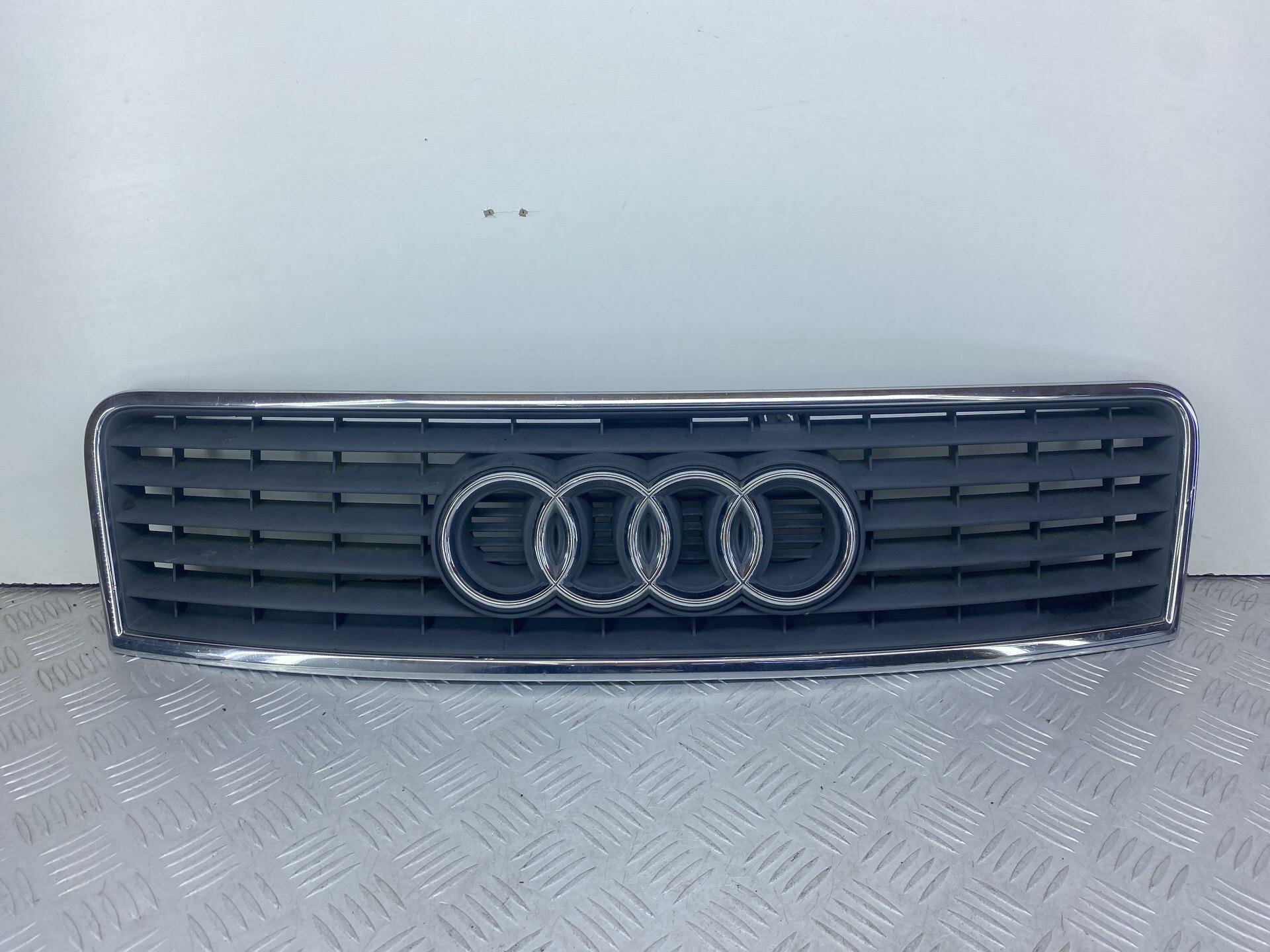 Решетка радиатора Audi A6 C4 1995 4B0853651F