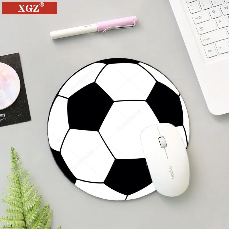 XGZ Футбол Баскетбол Волейбол Печать Маленький коврик для мыши Нескользящий настольный коврик Колесо Игра Скорость Катание 20x20 см