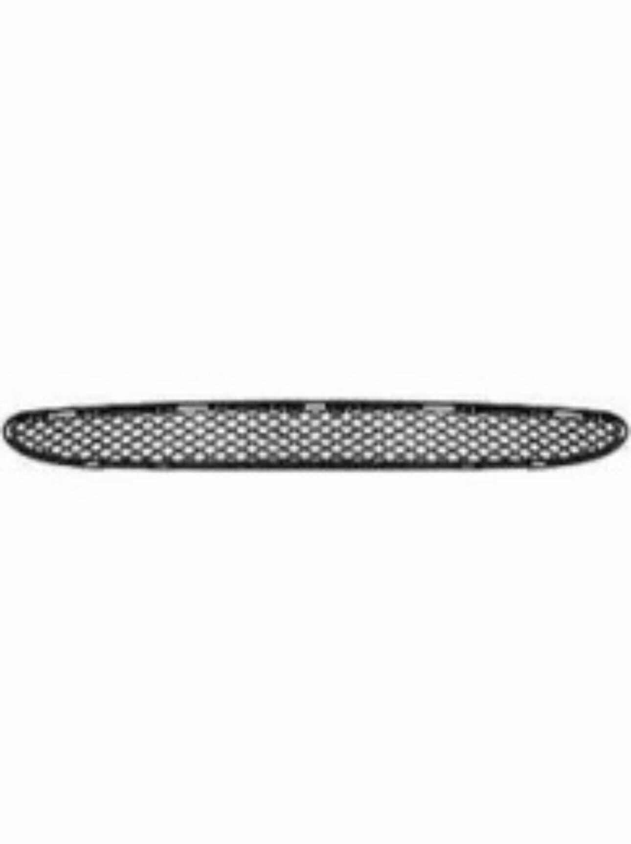 Решетка бампера нижняя Mercedes w203 00-04г дорест
