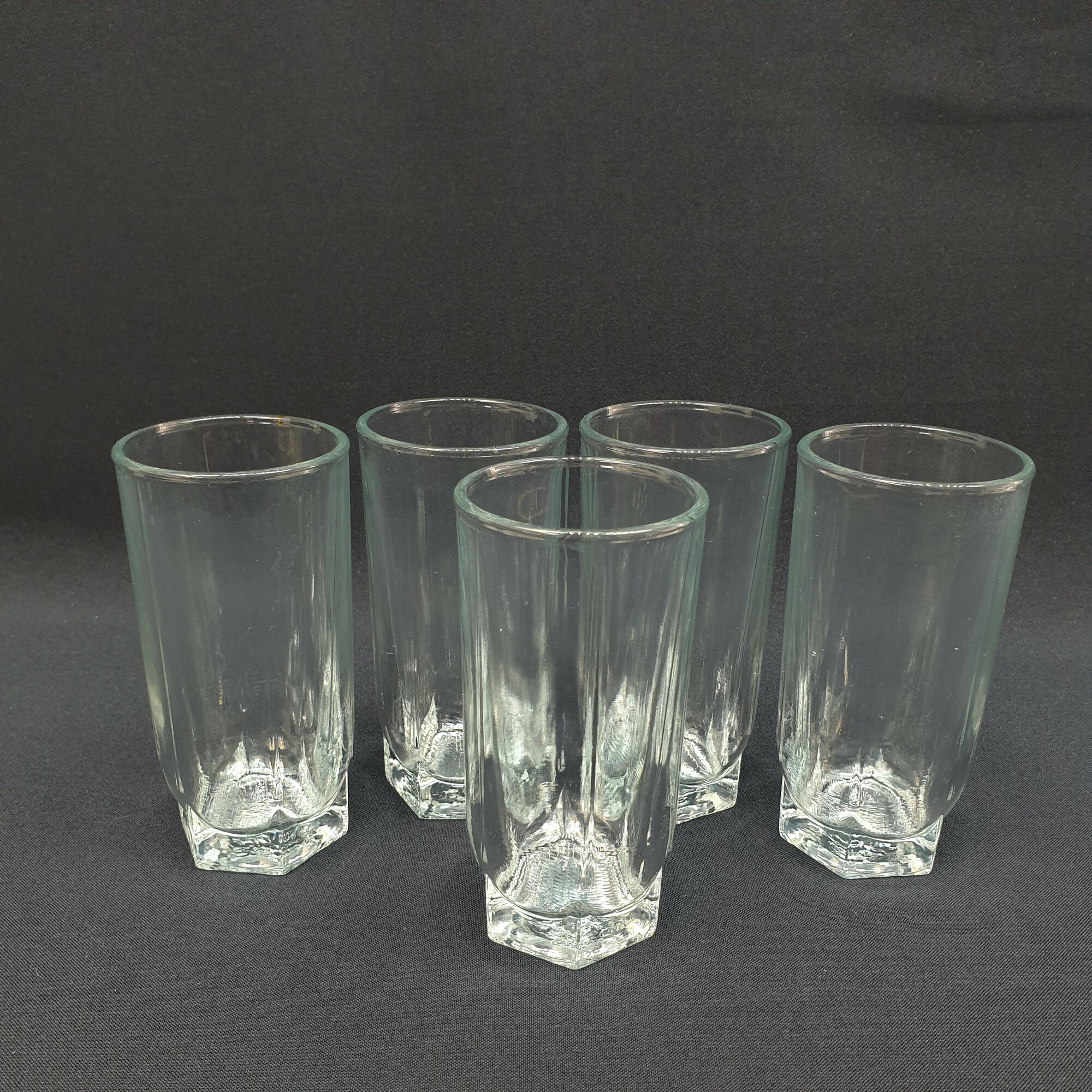 Набор винтажный из 5-ти граненых стаканов высота 11,5 см, обьем 200 мл, стекло.
