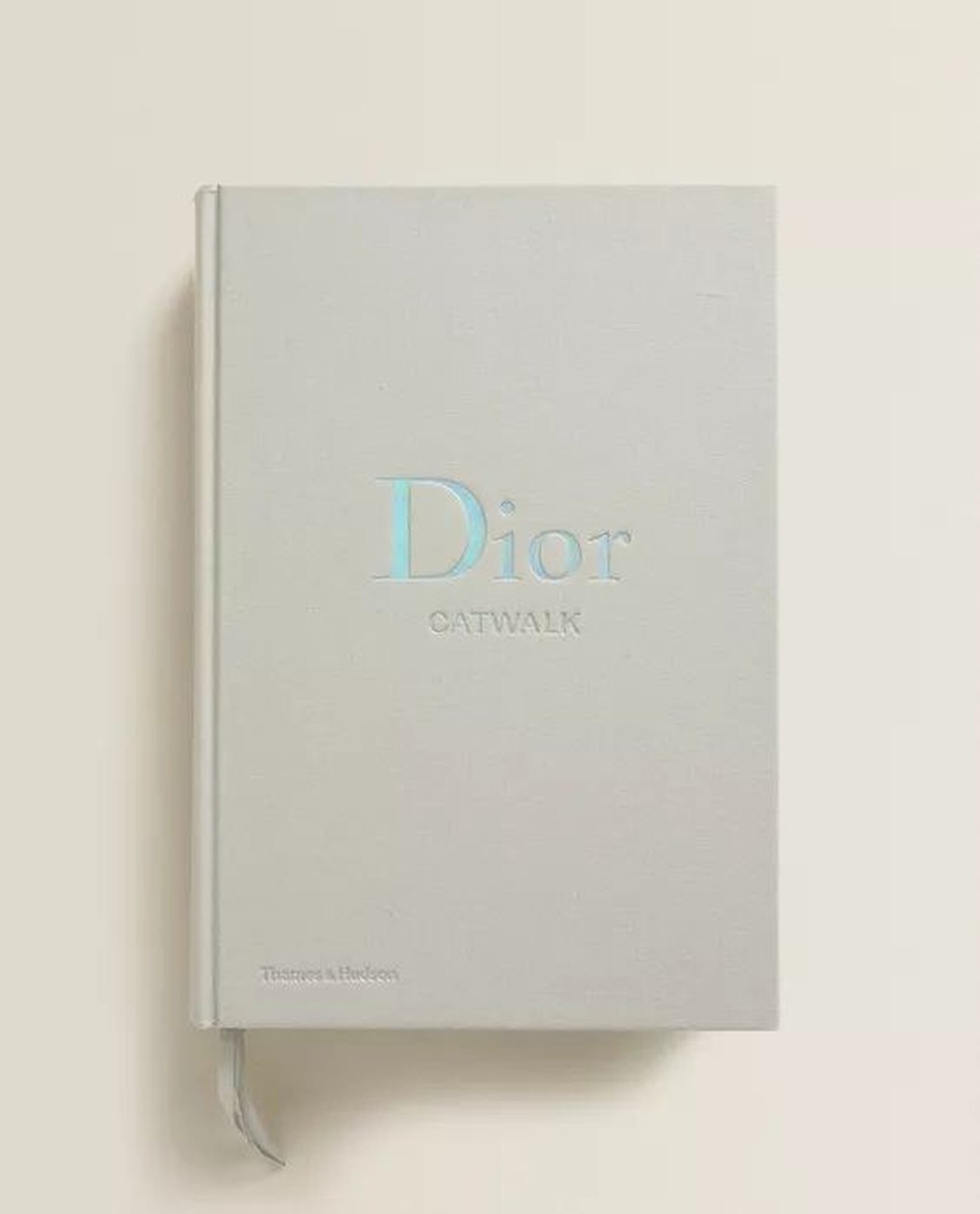 Книга ZARA HOME "Dior Catwalk", на английском языке, твердый переплет, 632 стр