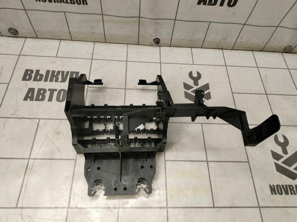 Корпус блока предохранителей Skoda Fabia 2007-2015