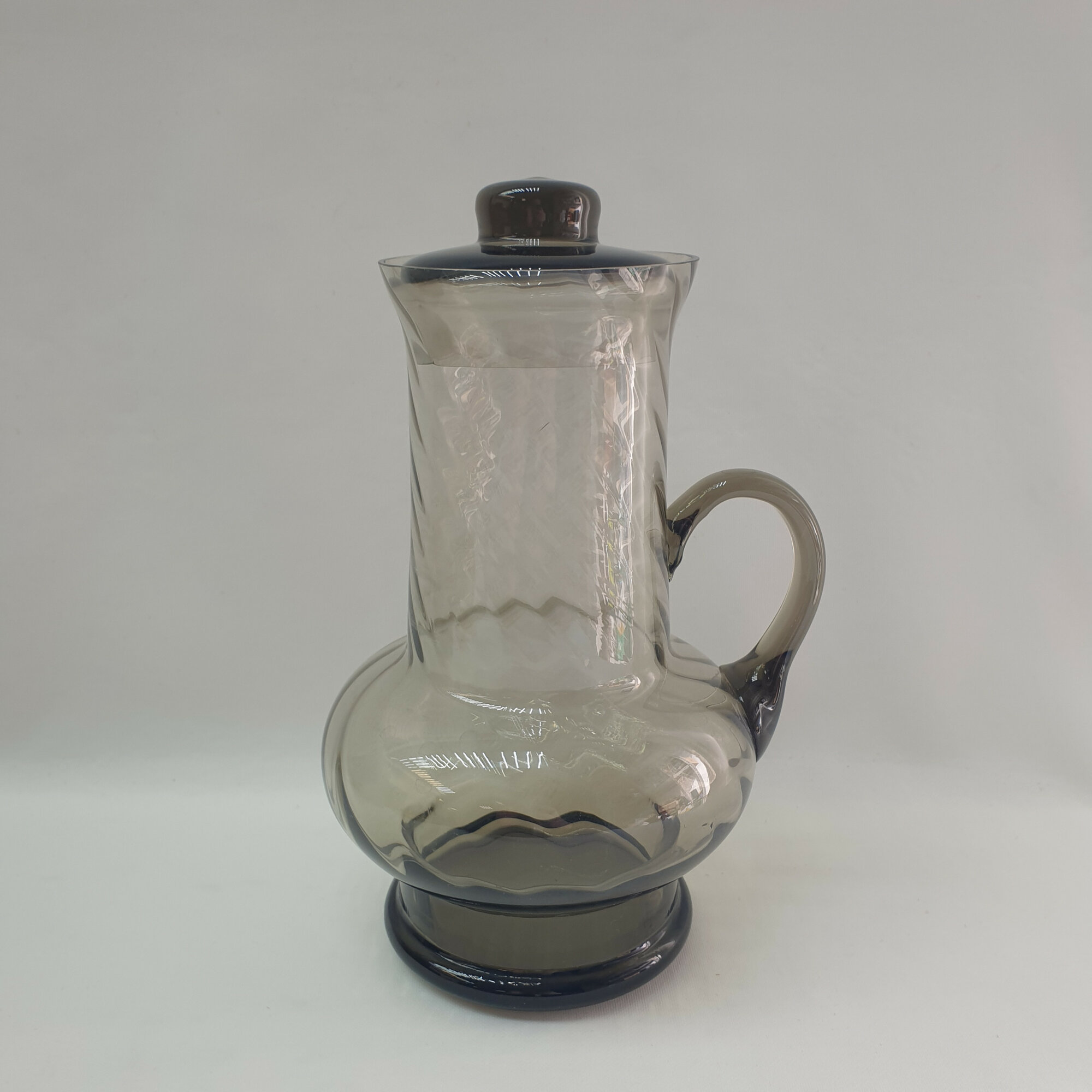 Винтажный кувшин 25 см цветное стекло 1.5 л СССР