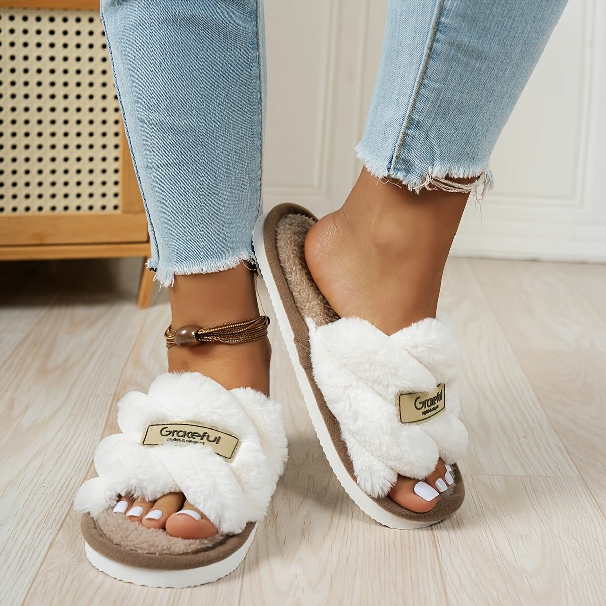 Slippers — фото 1