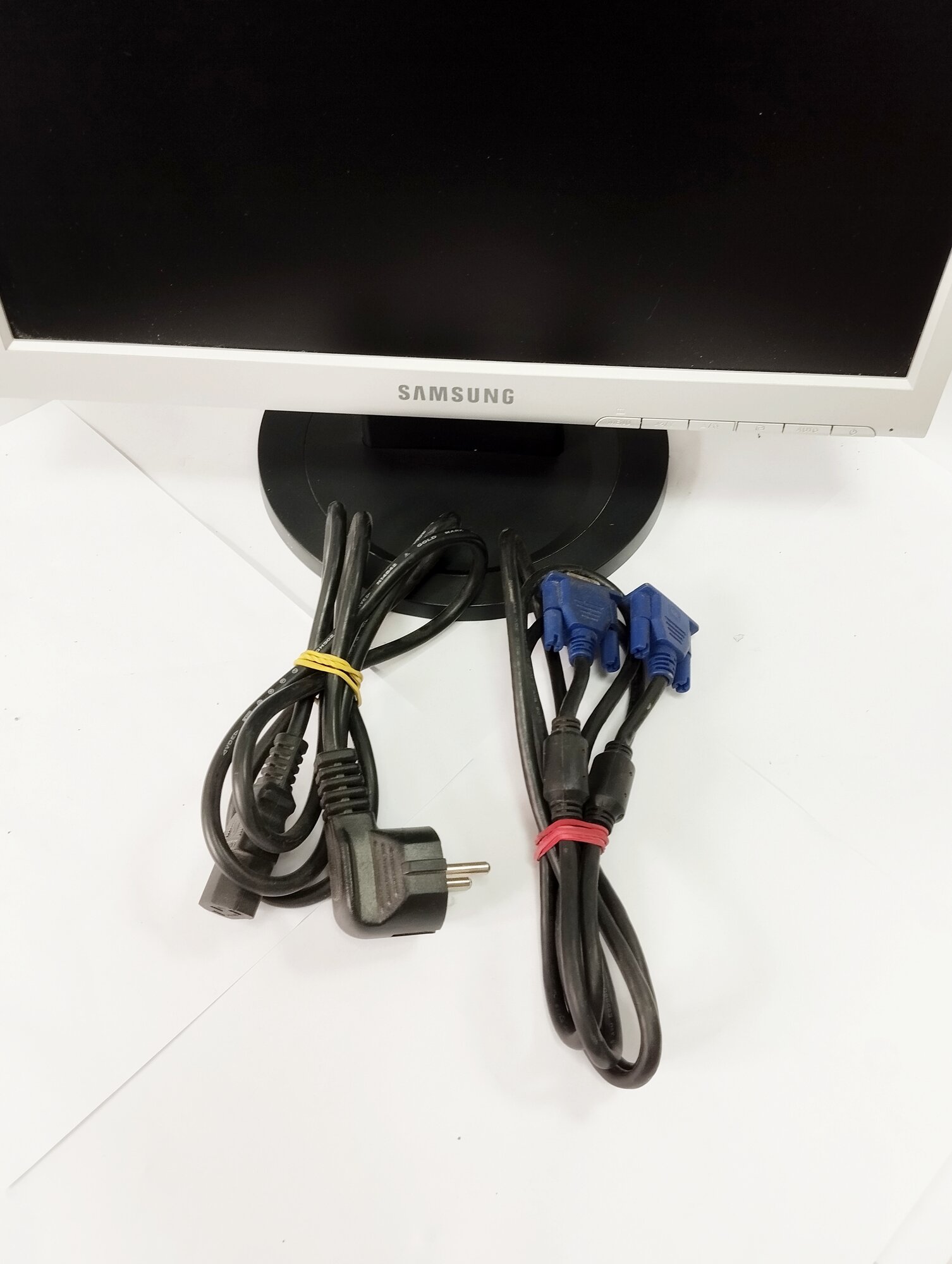 Монитор Samsung SyncMaster 720N 17" — фото 1