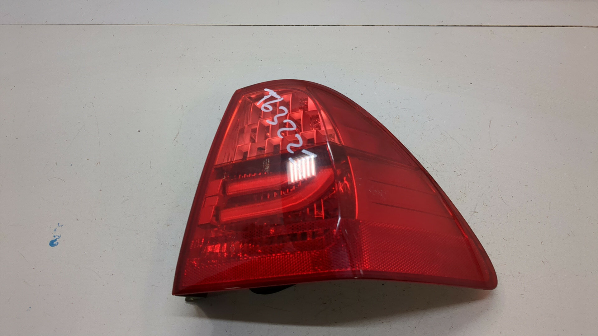 Фонарь (задний) правый BMW 3 E90, E91, E92, E93 Б/У