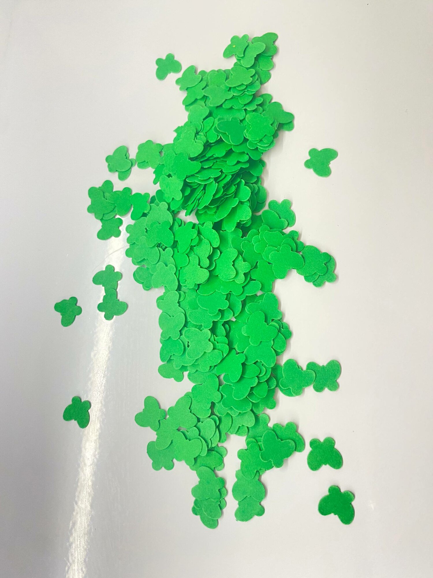 Конфетти "бабочки"из картона зеленые, на вечеринку на день рождения, на 8 марта 1 см 10 г