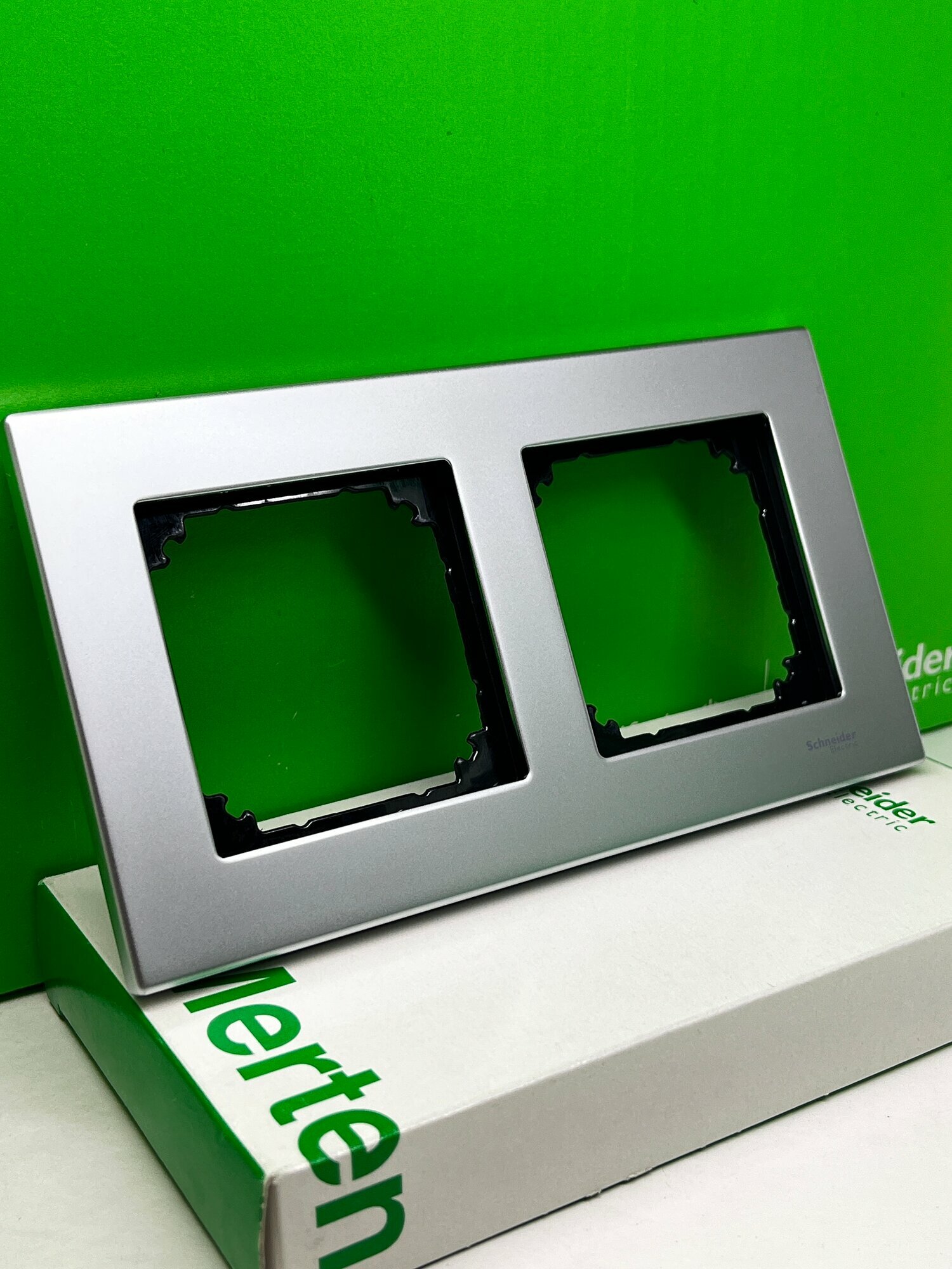 Рамка 2-ая Металл M-Elegance Merten Платина-серебро MTN403260 Schneider Electric