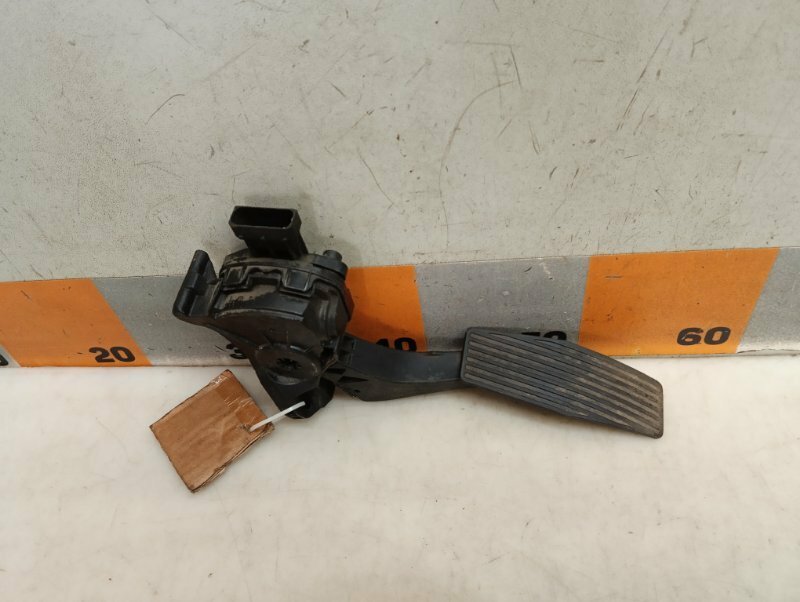 Б/У Педаль газа Chevrolet Cruze 2009-2016 J305 384703 GENERAL MOTORS арт. 13252702