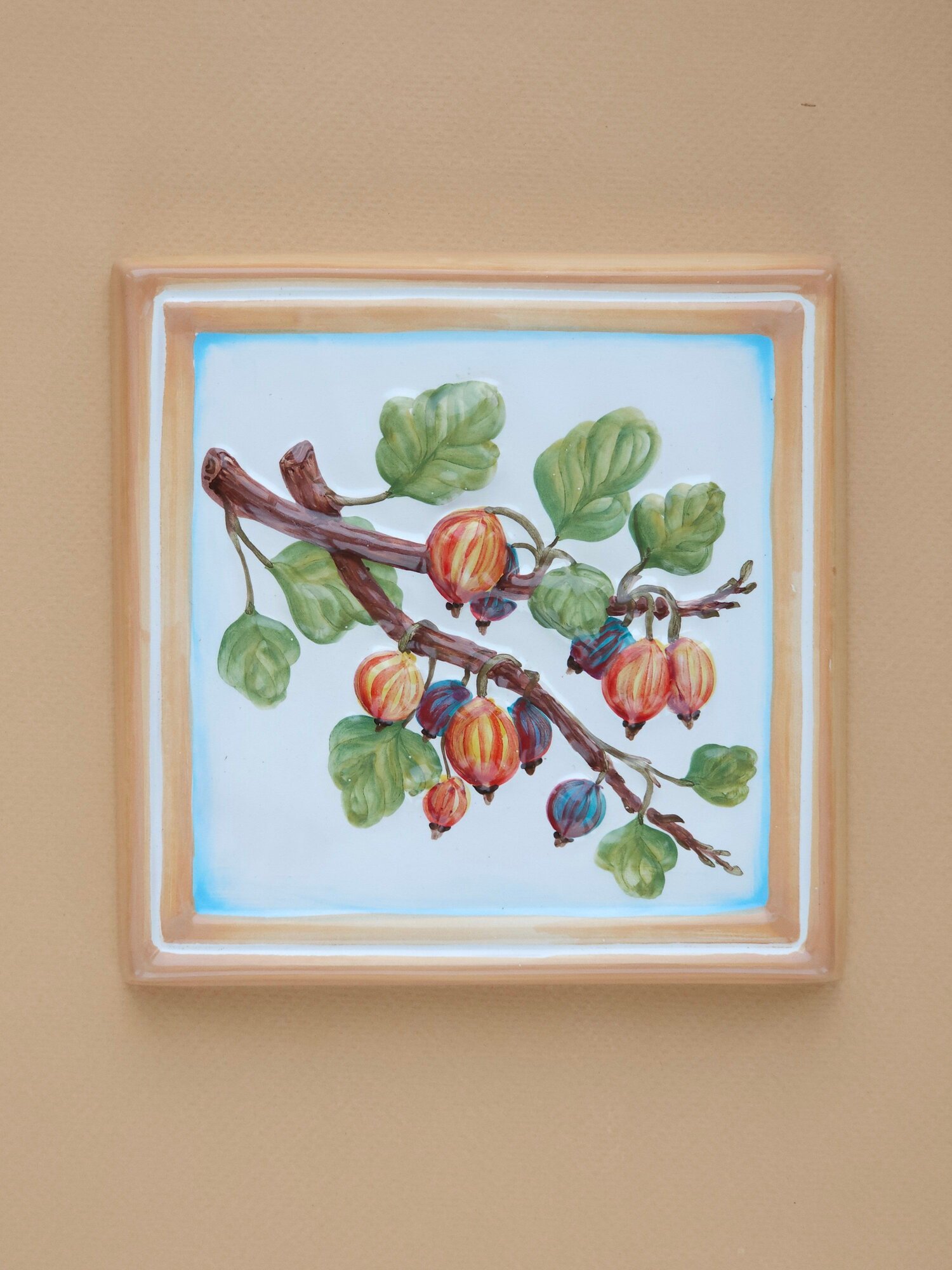 Крыжовник. Панно, изразец, плакетка, украшение настенное интерьерное. Ярославская майолика. Керамика ручной работы. Сделано в России.
