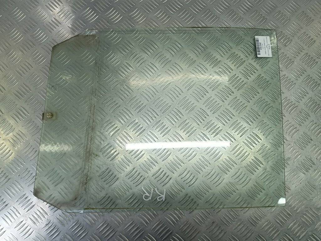 Стекло двери заднее правое Б/У для SUZUKI Grand Vitara I рестайлинг (2000—2006) 84541-65D01