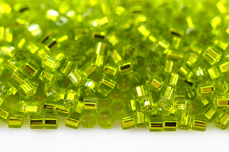 Бисер японский TOHO Hexagon шестиугольный 11/0 #0024 зеленый лайм, серебряная линия внутри, 5 грамм