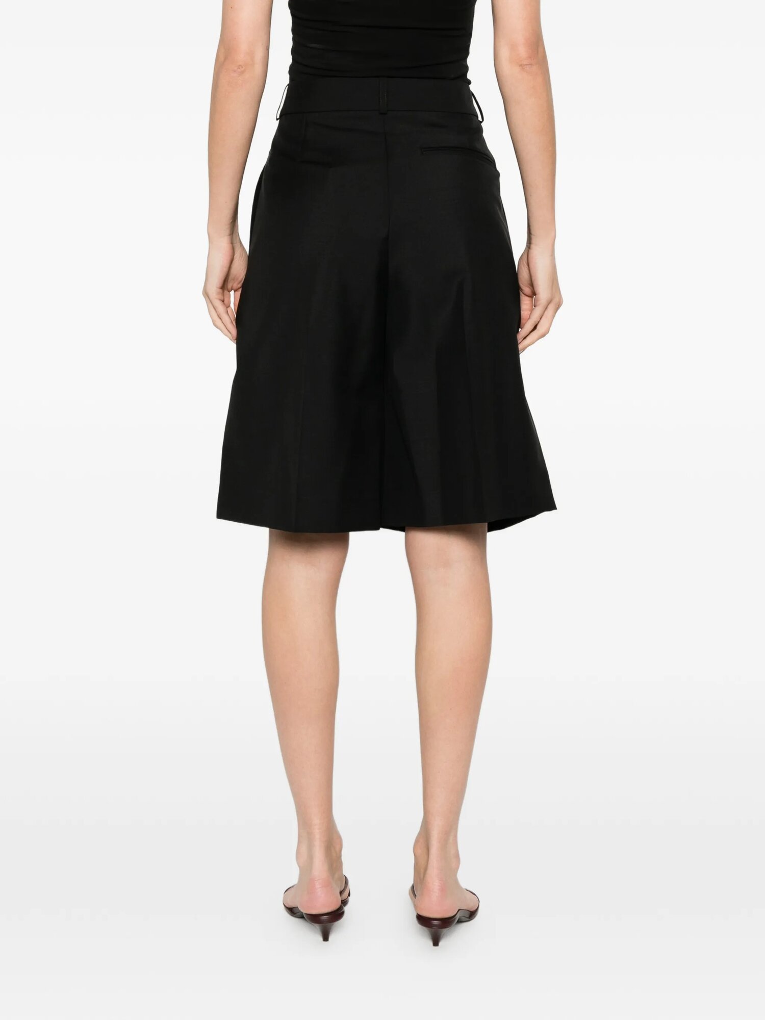 Шорты ROHE Pleated tailored shorts, размер 38, черный — фото 1