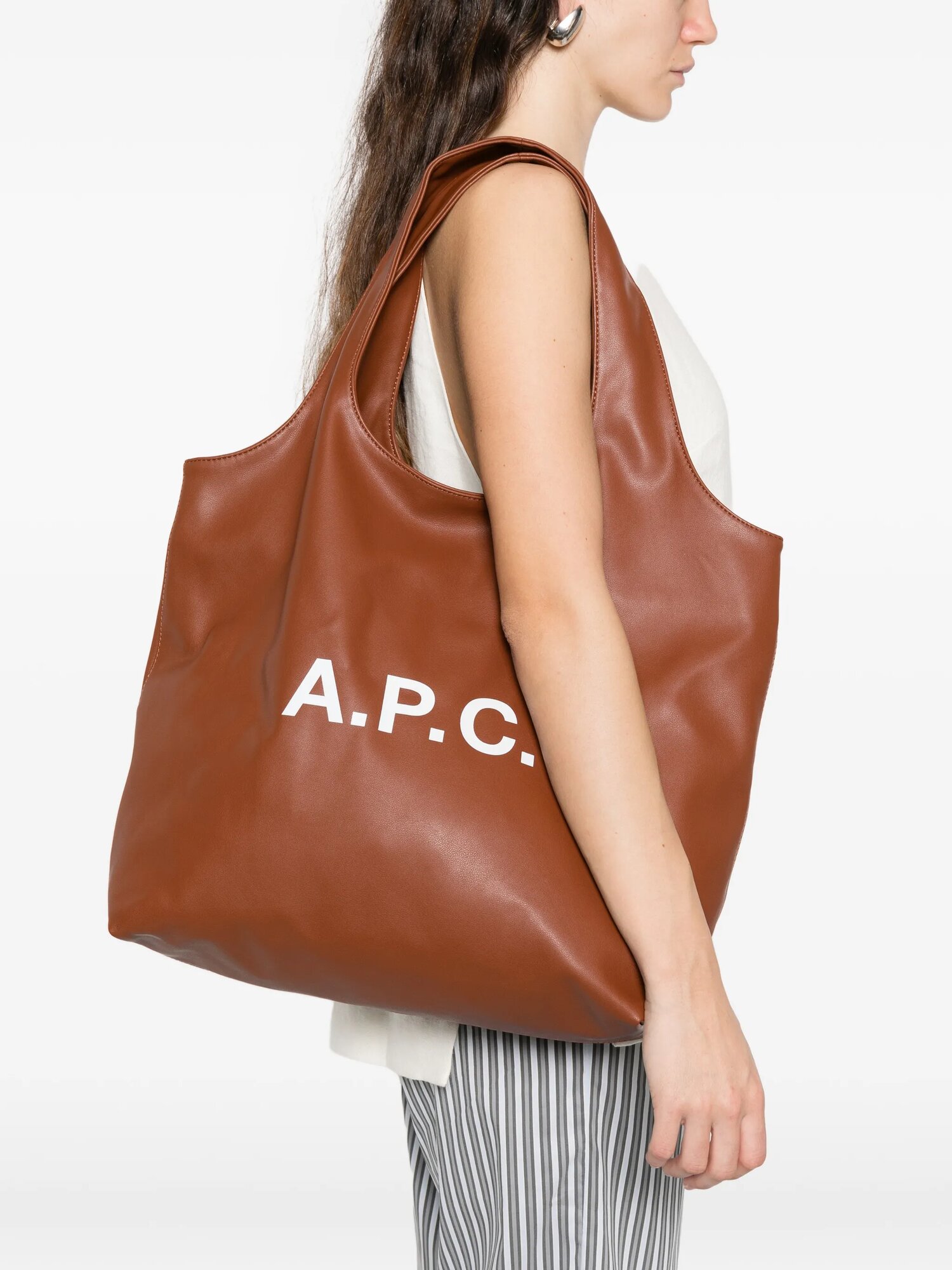 Сумка A.P.C., коричневый — фото 1