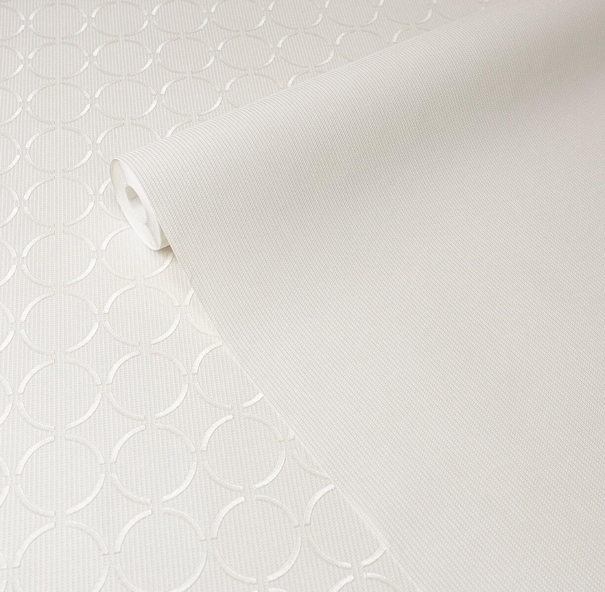 Обои виниловые молочно-бежевые на флизелине VICTORIA STENOVA, фон, коллекция CONNECT / СОЮЗ, размер 1.06*10.05 м, повтор рисунка 64см, артикул 585271