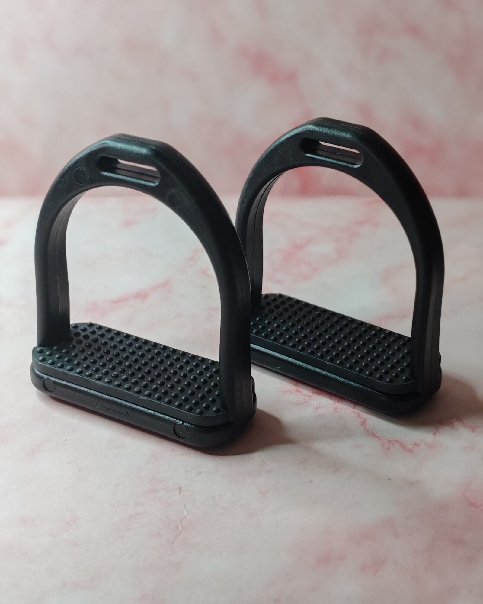 Детские стремена безопасности для верховой езды, пластик, чёрные, 2шт