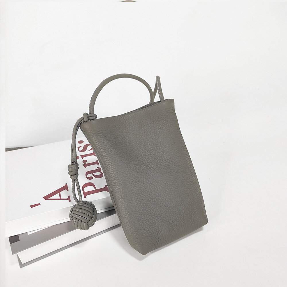 Миниатюрная женская сумка для телефона из натуральной кожи, маленькая квадратная сумка из тоголезской кожи высшего качества, новая модная универсальная сумка через плечо 2026 года.