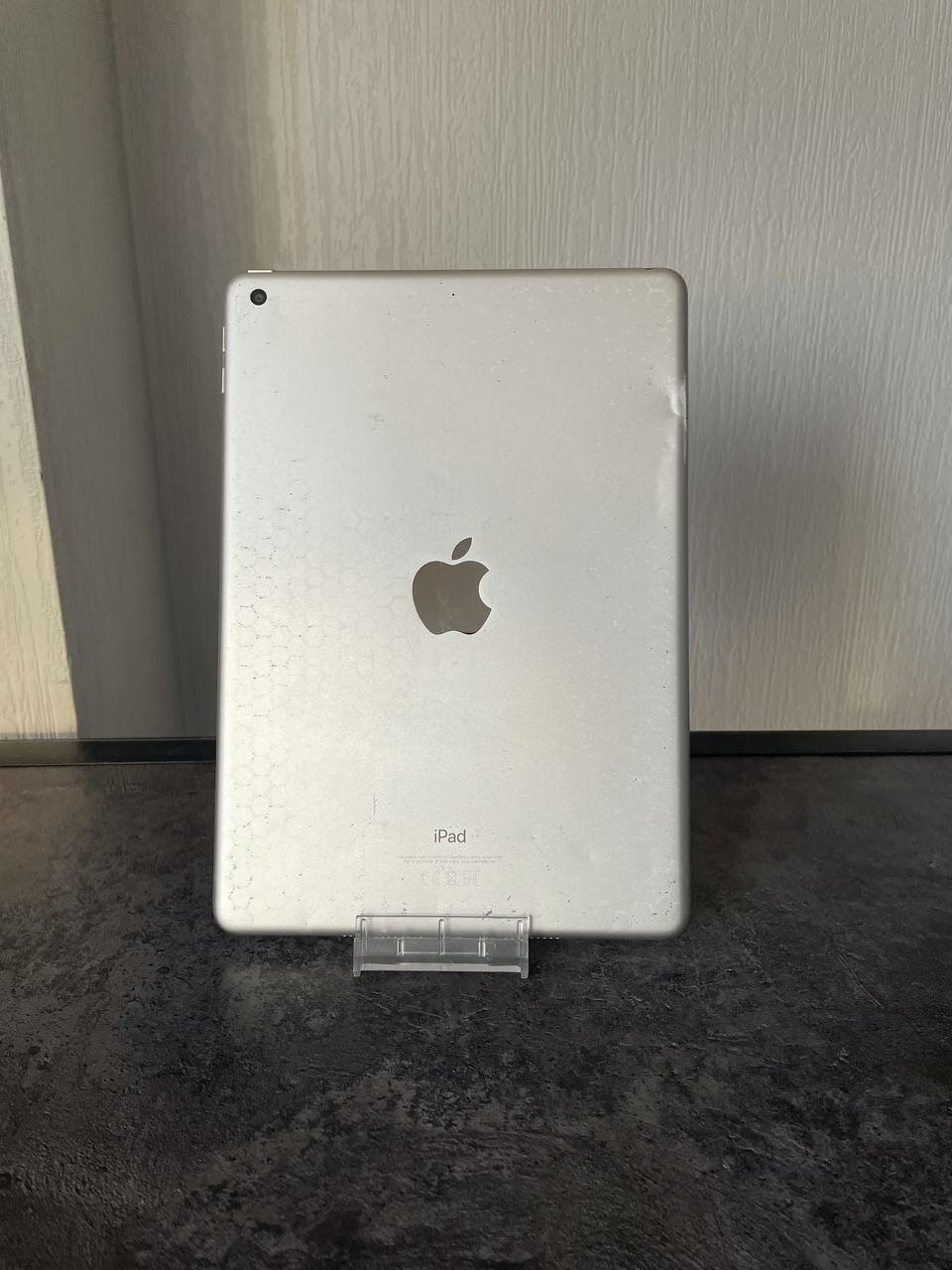 9.7" Планшет Apple iPad 6 2018, 2048×1536, Wi-Fi, 2/32 ГБ, серебристый